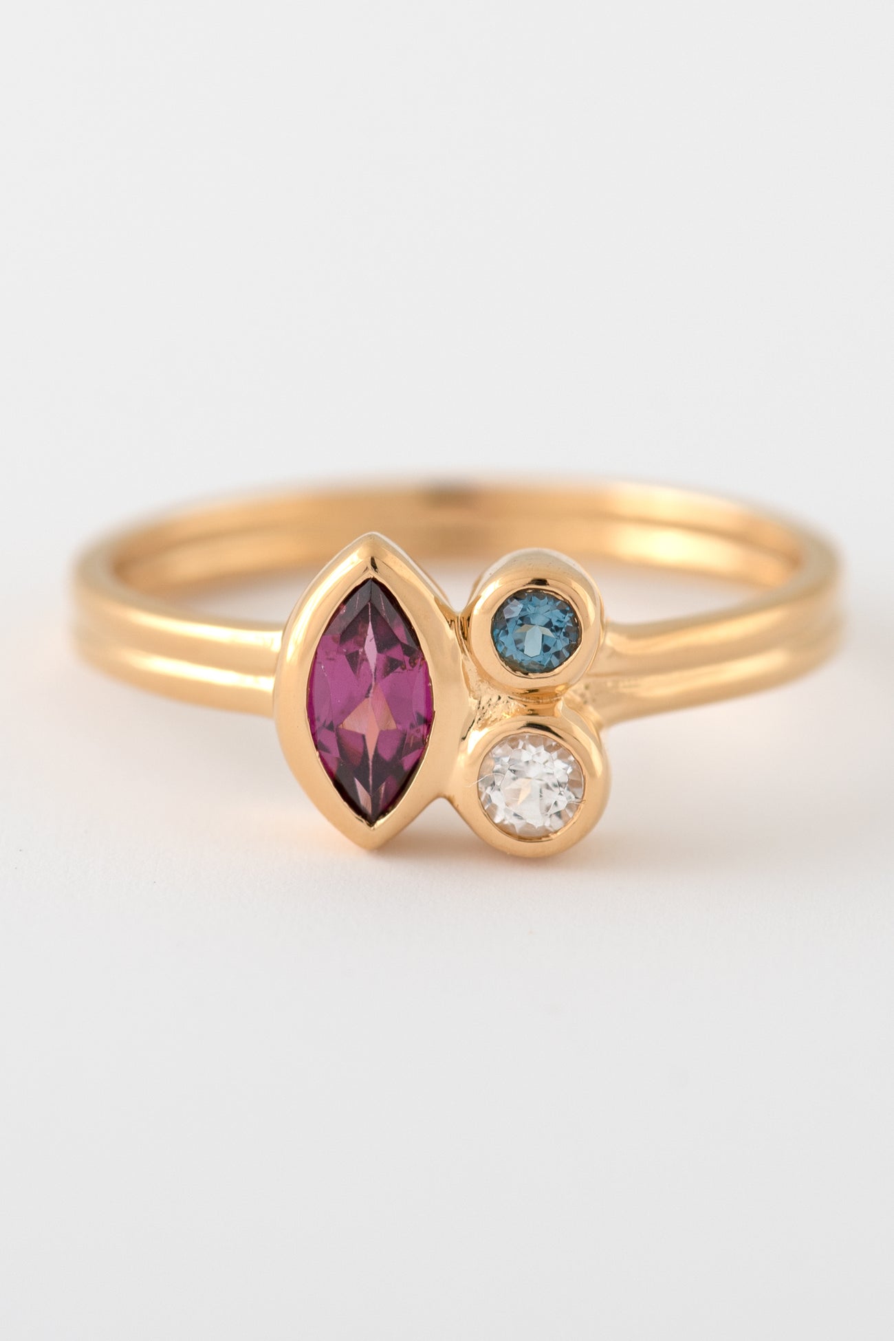 Modern Jewelry and Gemstones - Minette